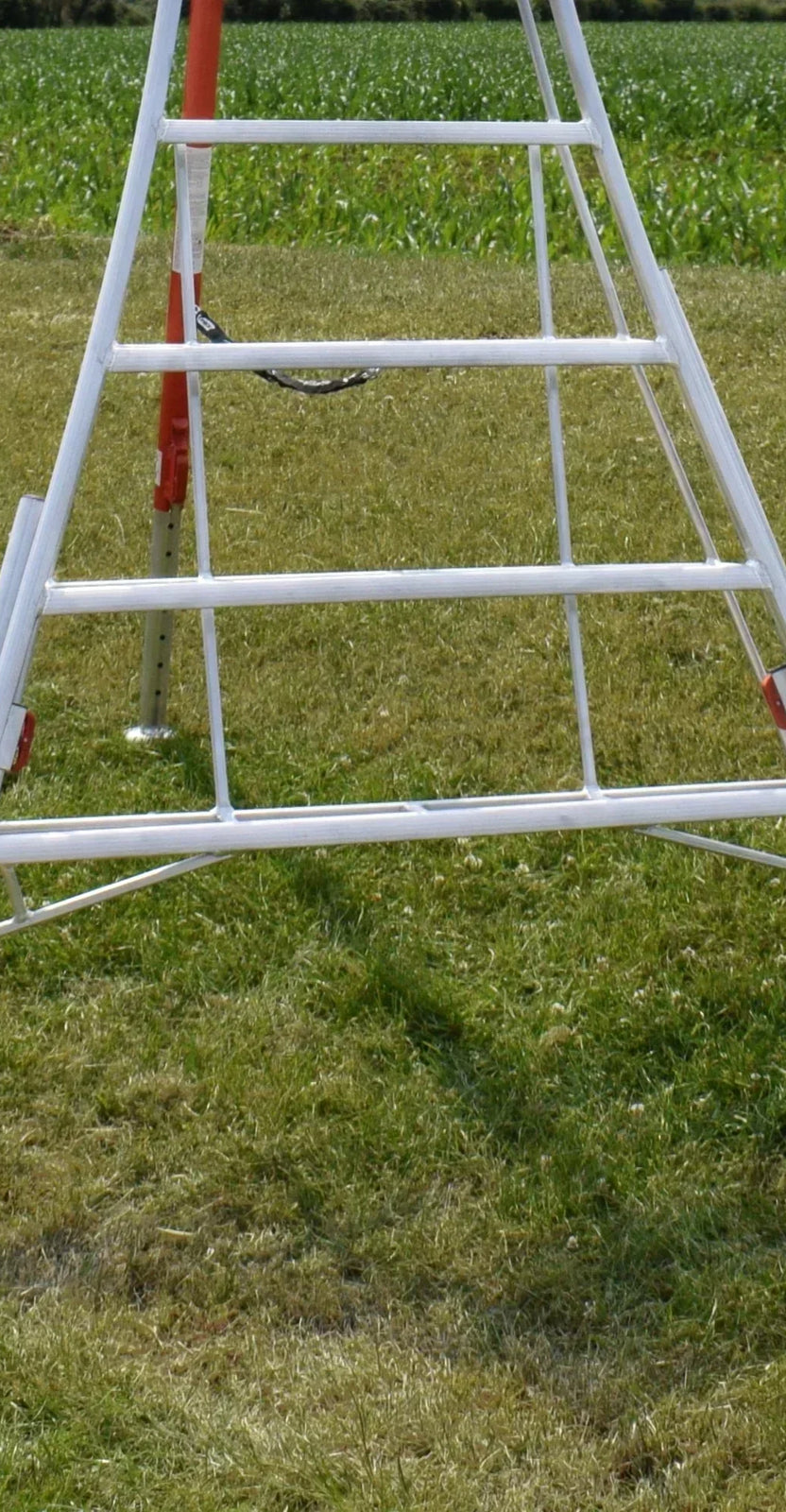 Henchman Fully Adjustable PRO Tripod Ladder